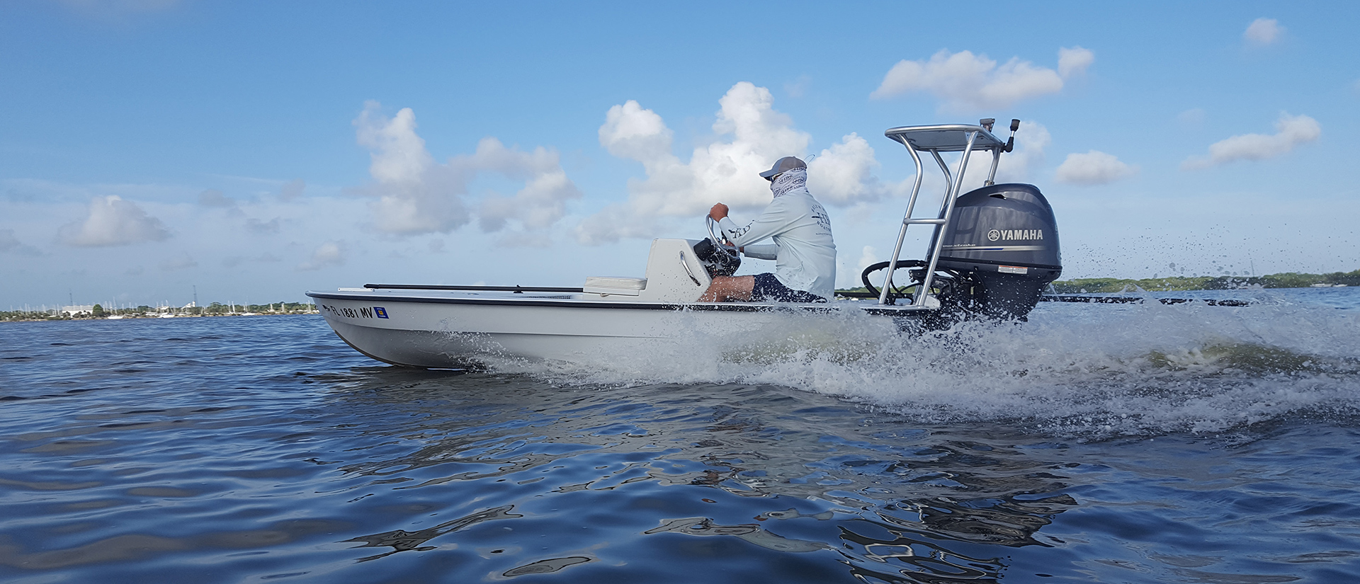 Skiff - Whipray - Hell's Bay Boatworks