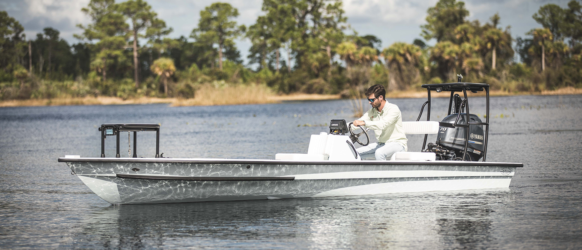Skiff – Guide - Hell's Bay Boatworks